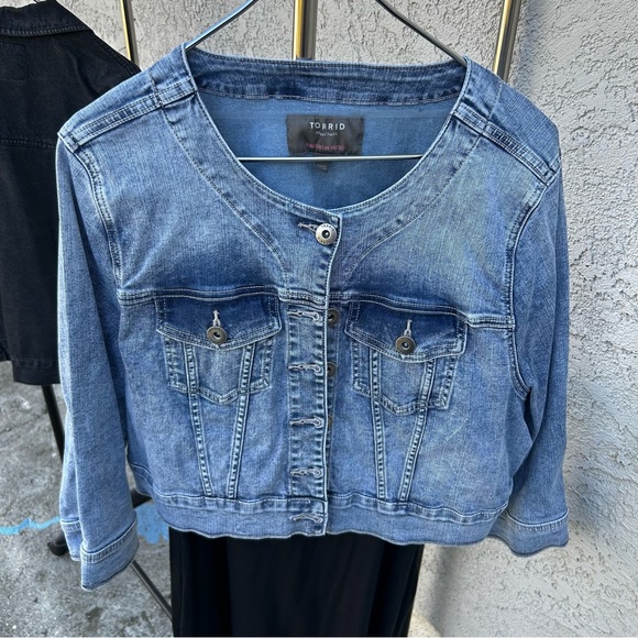 torrid | Jackets & Coats | Torrid Plus Size Washed Blue Cropped Denim ...